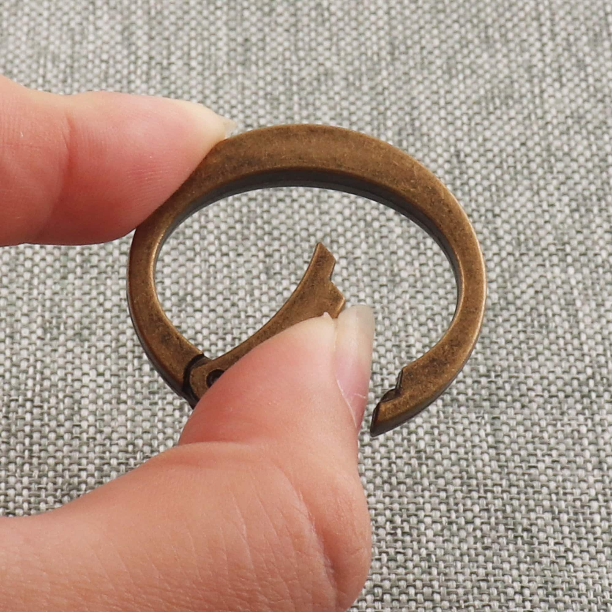 Round Carabiner Metal Spring Key Ring 30mm Oval Spring Snap - Etsy