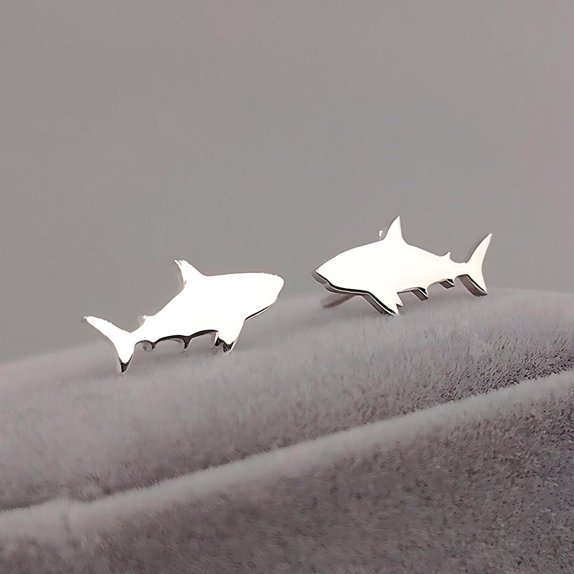 Shark Earrings Sterling Silver or Gold Free Engraving Push Back or Screw Back Closure Sleek or Satin Finish Sea Creatures Theme Etsy Polska