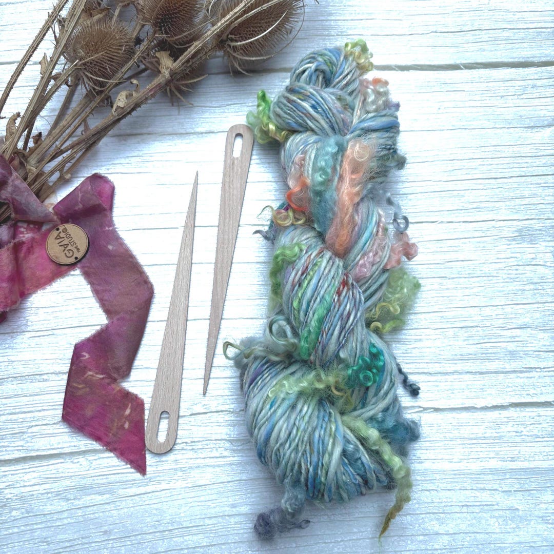 Hand Spun Art Yarn: Pale Blue Grey Chunky Wool Blend With Curly Locks ...