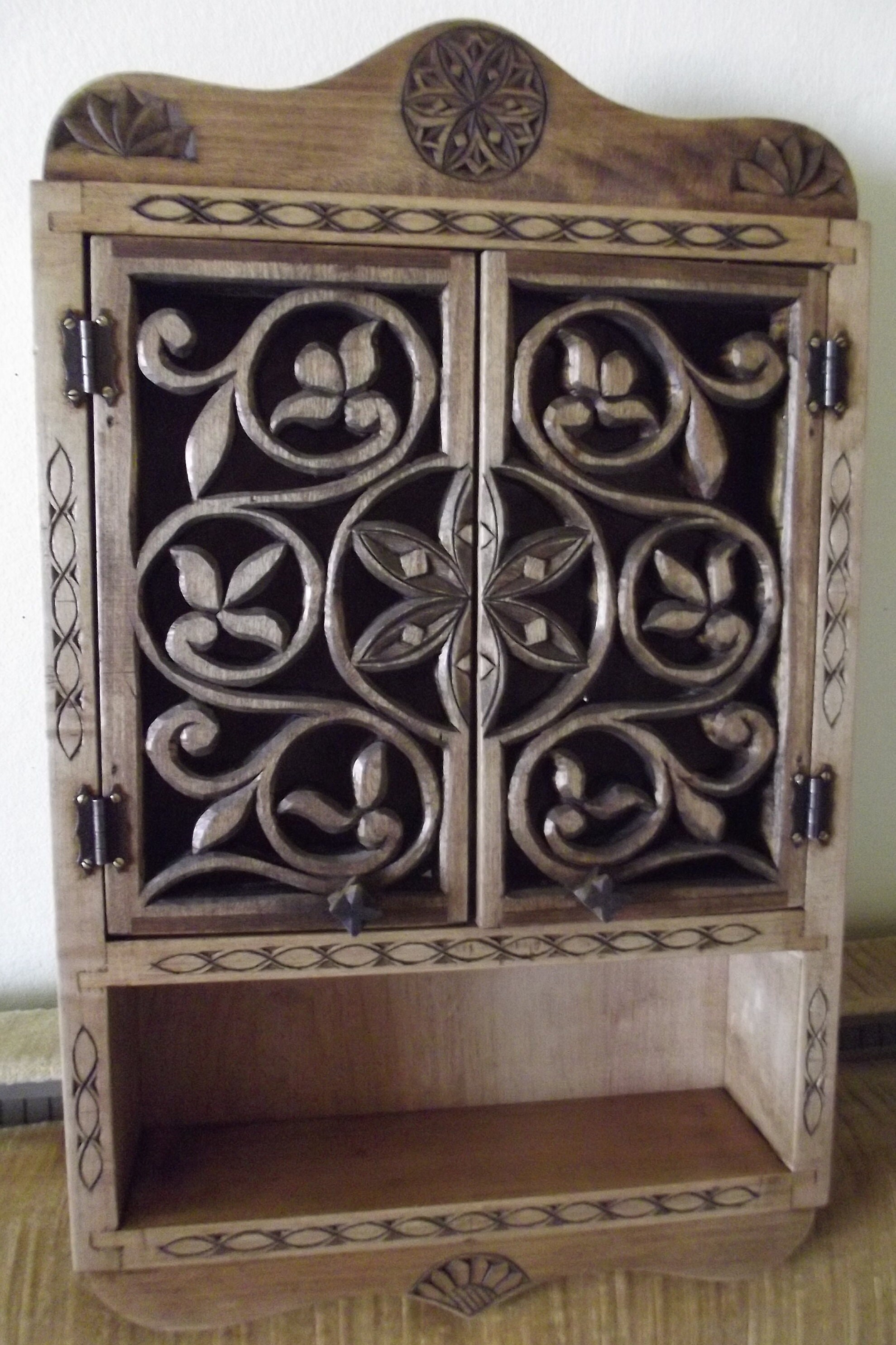 Carved Keyholder, Solid Lime Wood Key Box, Family Anniversary Gift ...