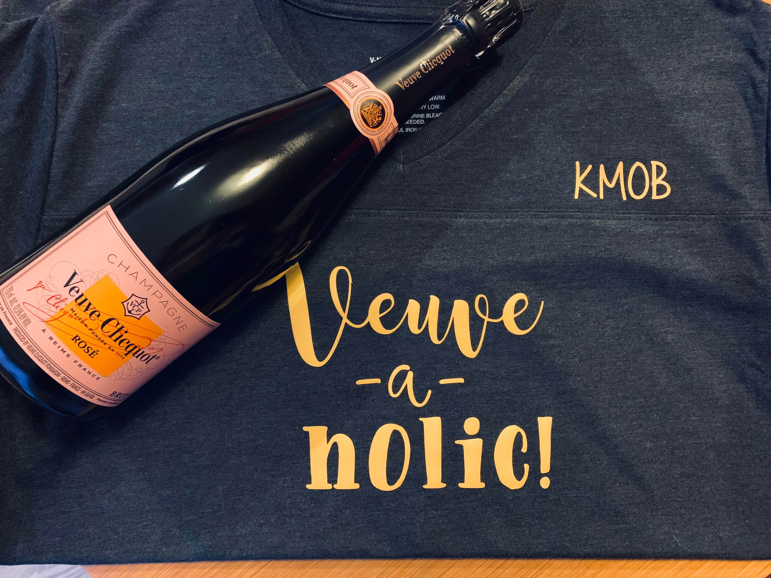 Veuve-a-holic Tee - Etsy