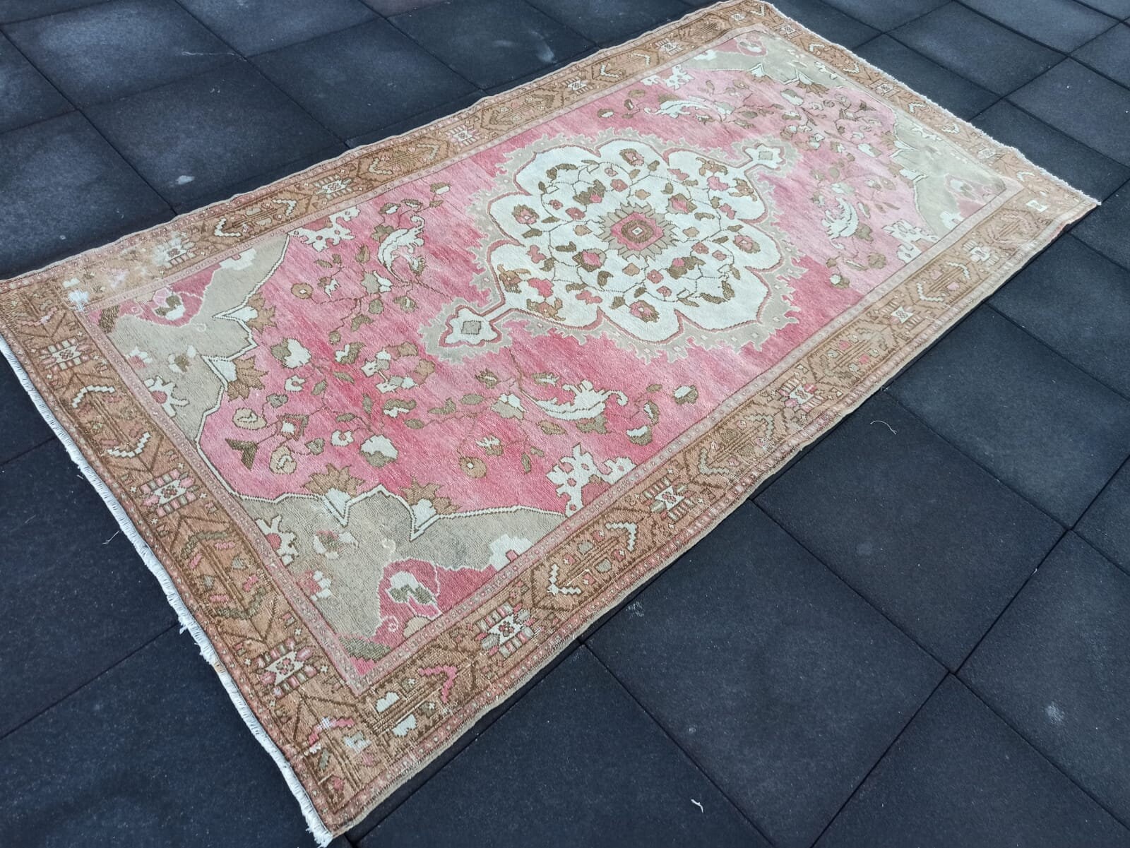 Red Area Rug Distressed Area Rugred Bedroom Rug Living Room - Etsy UK