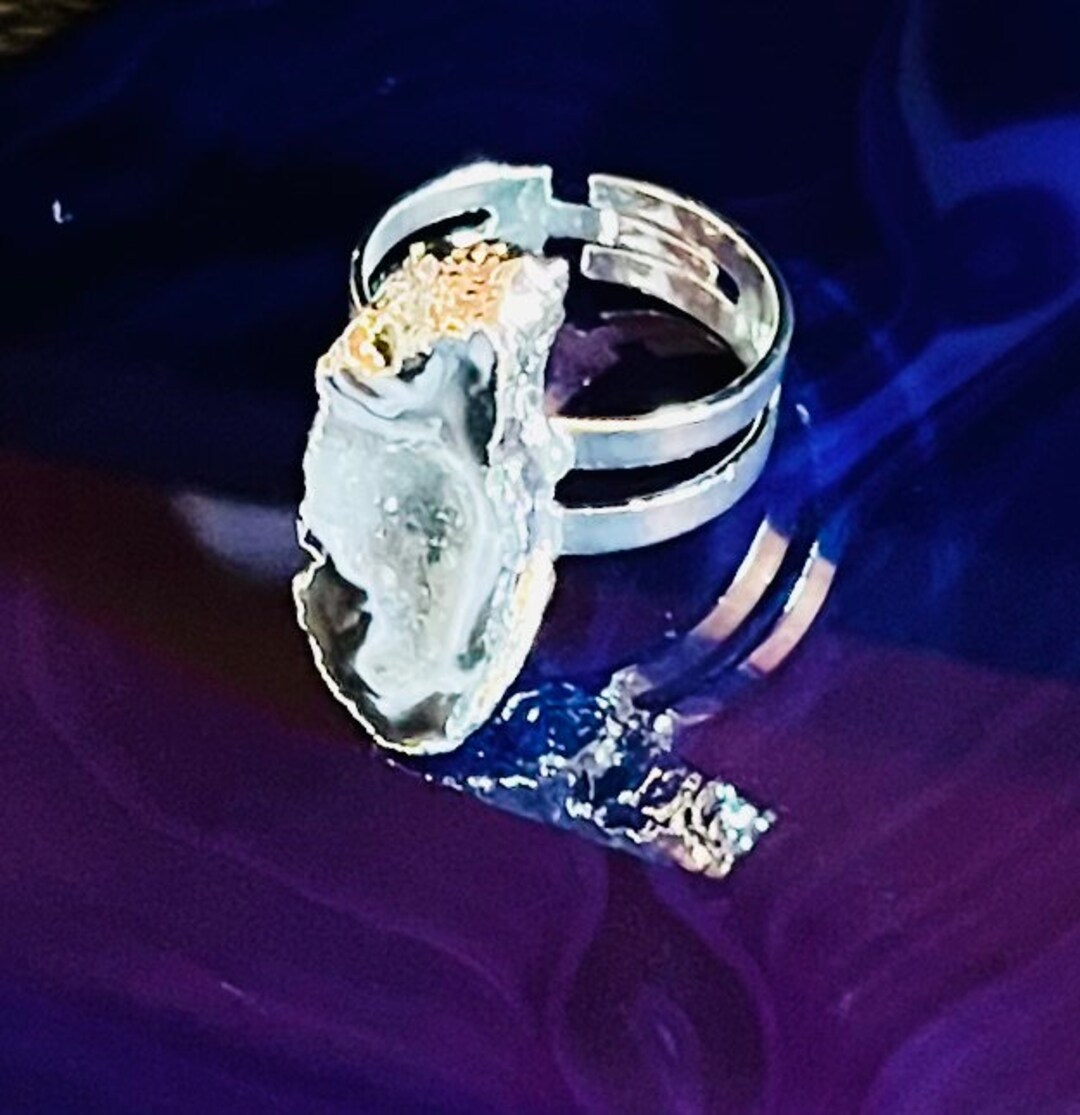 Portal to Klepoth Demoness of Illusion Sensuality Divination and Chaos ...