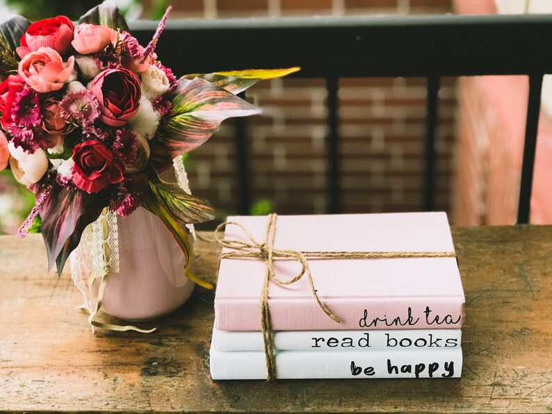Blush Quote Book Stack/ Book Lover Gift/ Library Decor/ Tea - Etsy