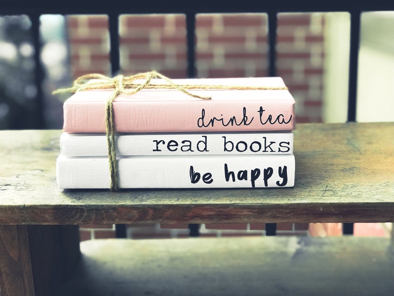 Blush Quote Book Stack/ Book Lover Gift/ Library Decor/ Tea - Etsy