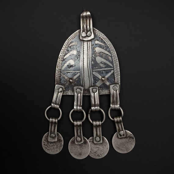 RARE Antique Silver Moroccan Pendant, Berber Pendant,… - Gem