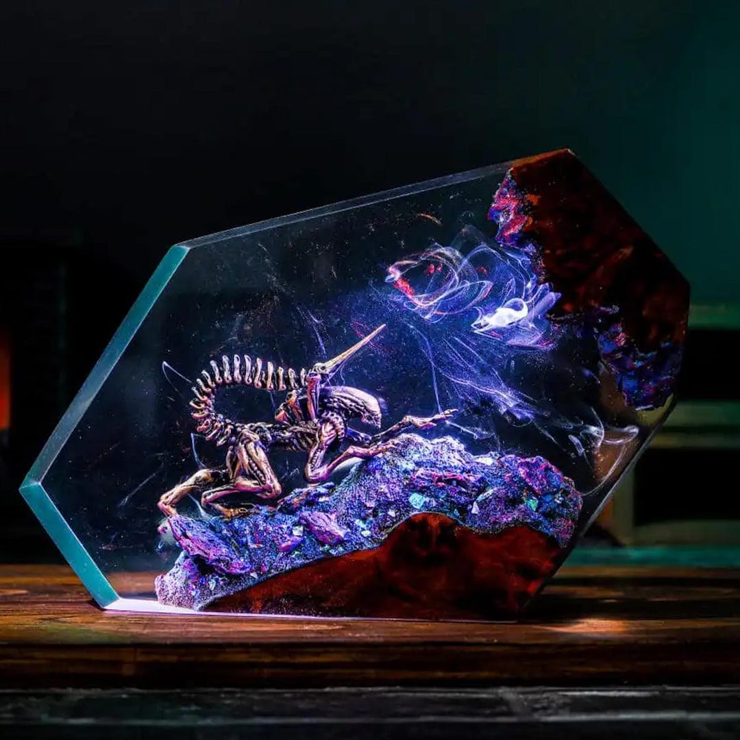 Xe.no.morph Ali.en Space Monster Epoxy Resin Lamp, Resin Art, Night ...