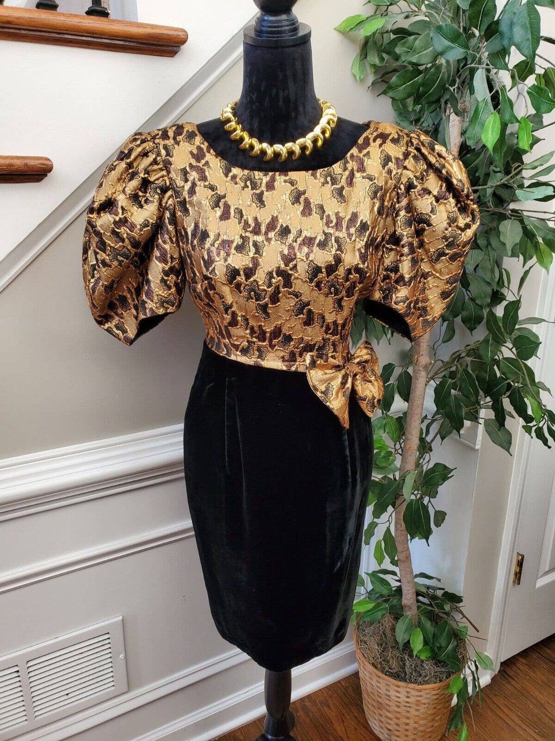 Rare Vintage Deborah Snell Black & Gold Round Neck Balloon Sleeves ...