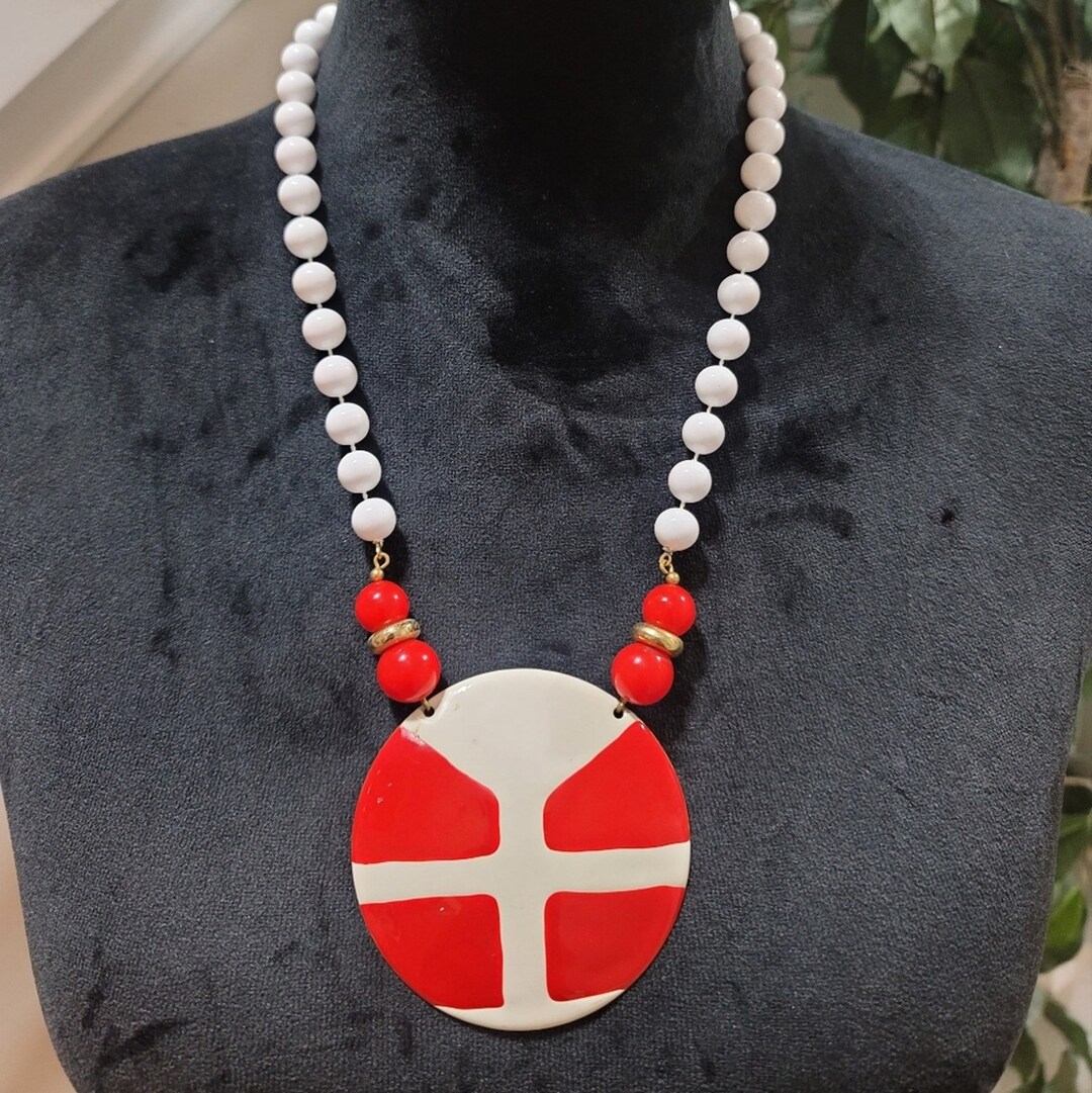 Vintage Large Medallion Necklace - Etsy