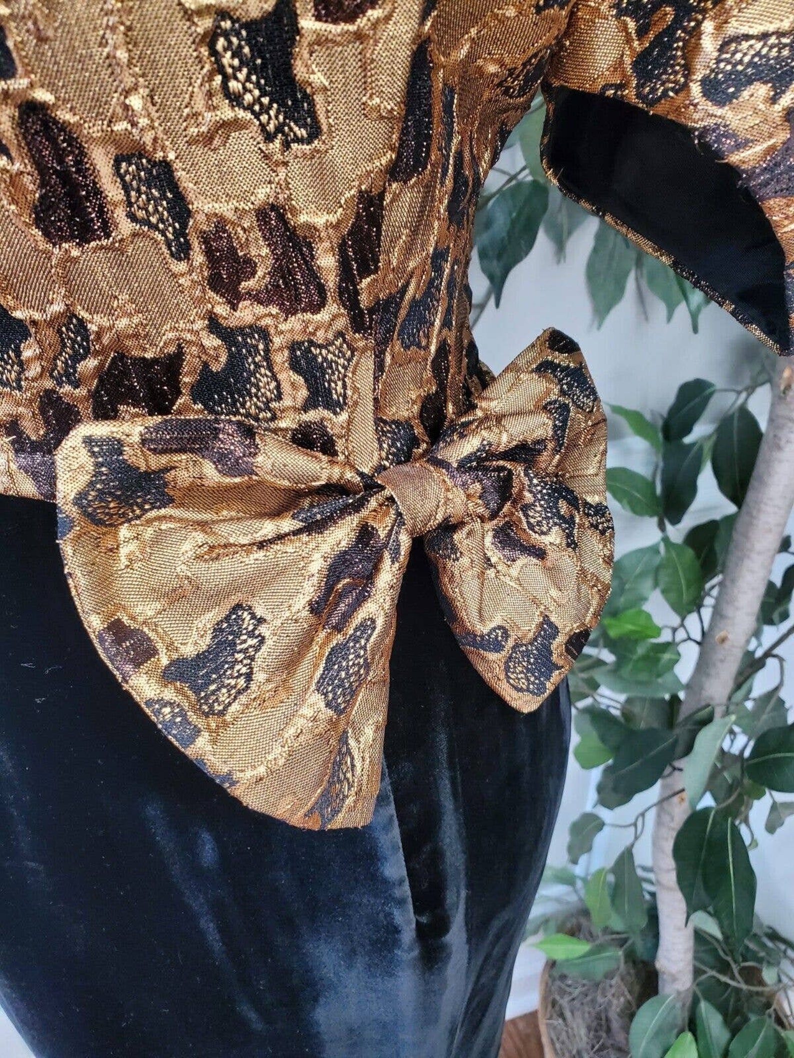Rare Vintage Deborah Snell Black & Gold Round Neck Balloon Sleeves ...
