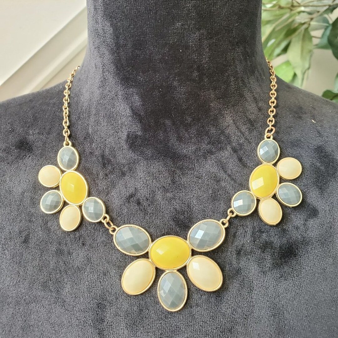 Women's Vintage Charming Charlie Ivory/gray Tone Statement Necklace - Etsy