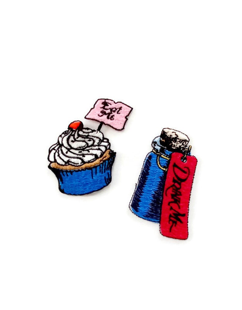 Alice in Wonderland Patch. Eat Me, Drink Me. Set 2 P.iron-on Patch - Etsy