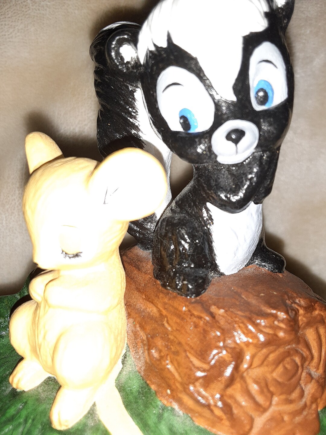 Hand-painted Skunk and Mouse Music Box - Etsy Denmark