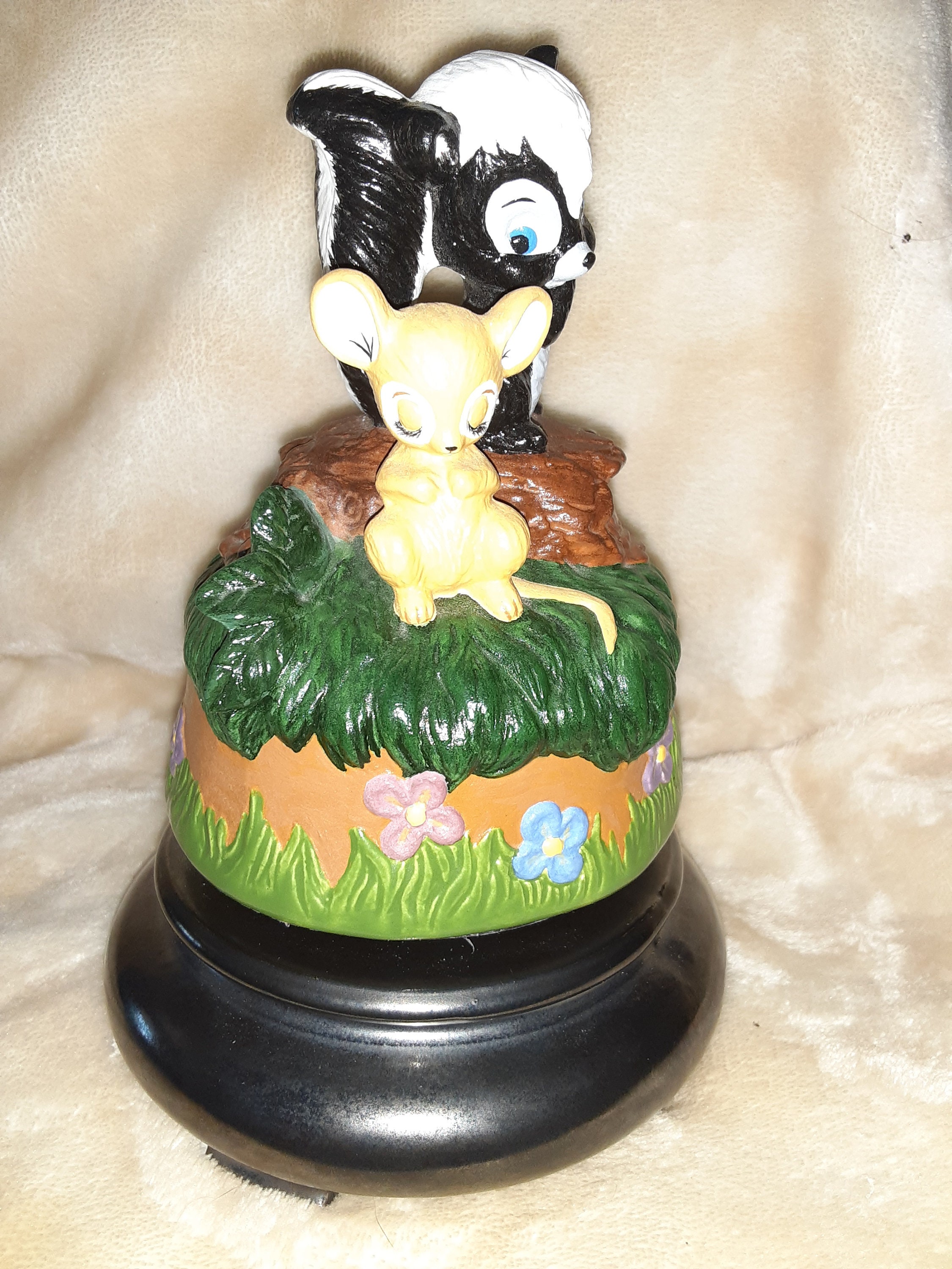 Hand-painted Skunk and Mouse Music Box - Etsy Denmark
