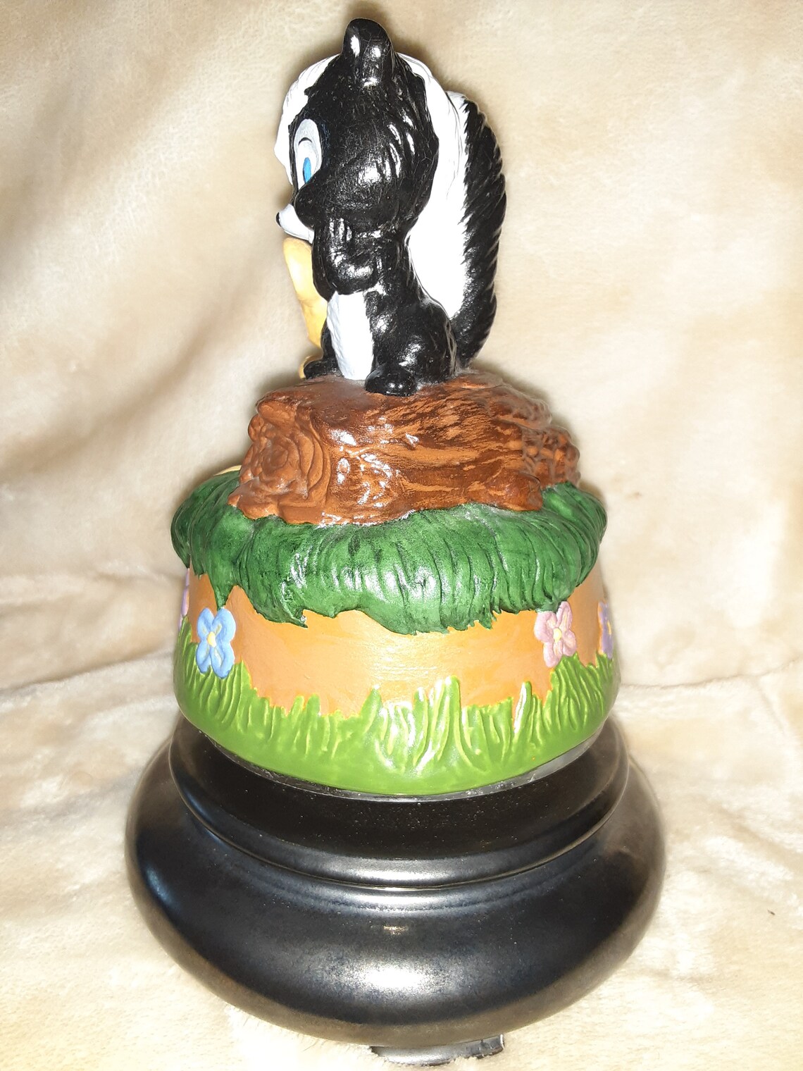 Hand-painted Skunk and Mouse Music Box - Etsy Denmark