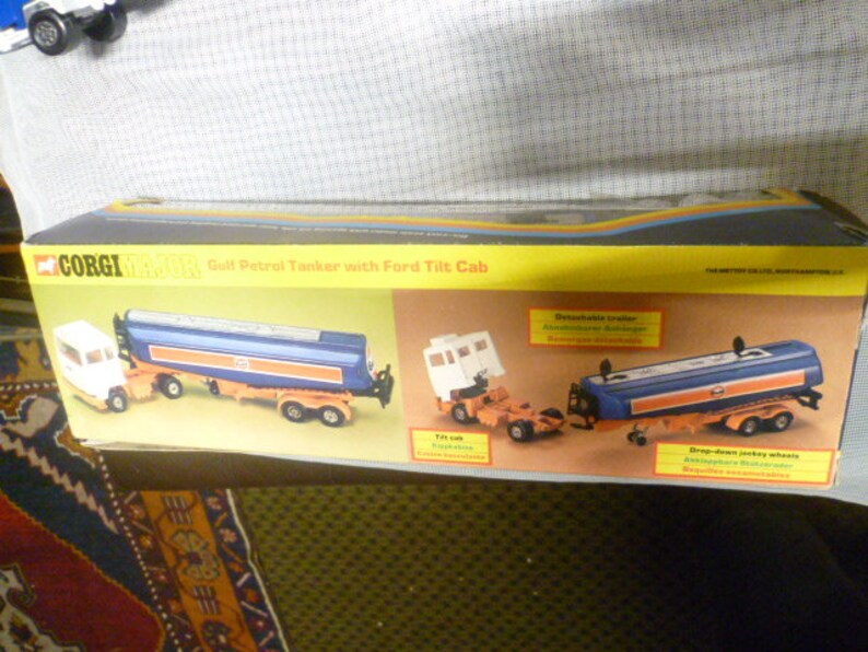 Corgi1160gulf Petrol Tanker With Ford Tilt Cab White Cab,orange Blue ...