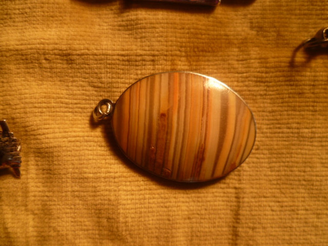 Amulet Ditto Natural Stone Dolphin Marbled Oval Vintage From the 70 Era ...