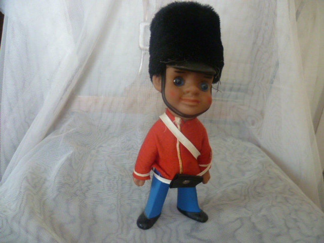 Royal Court Guards London England Palace Guard Grenadier Guard Figure ...