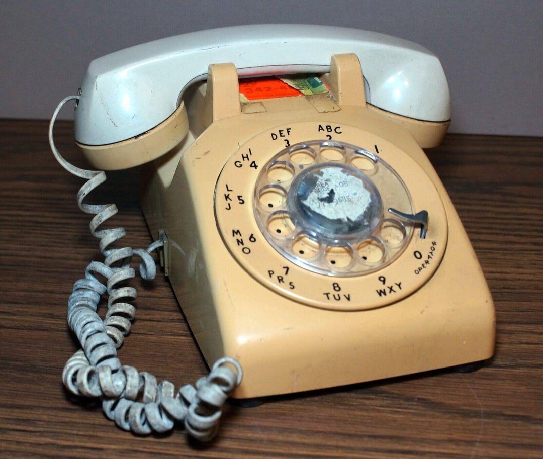 Vintage ATT Tan/beige/white Desk Top Rotary Dial Telephone Great Home ...