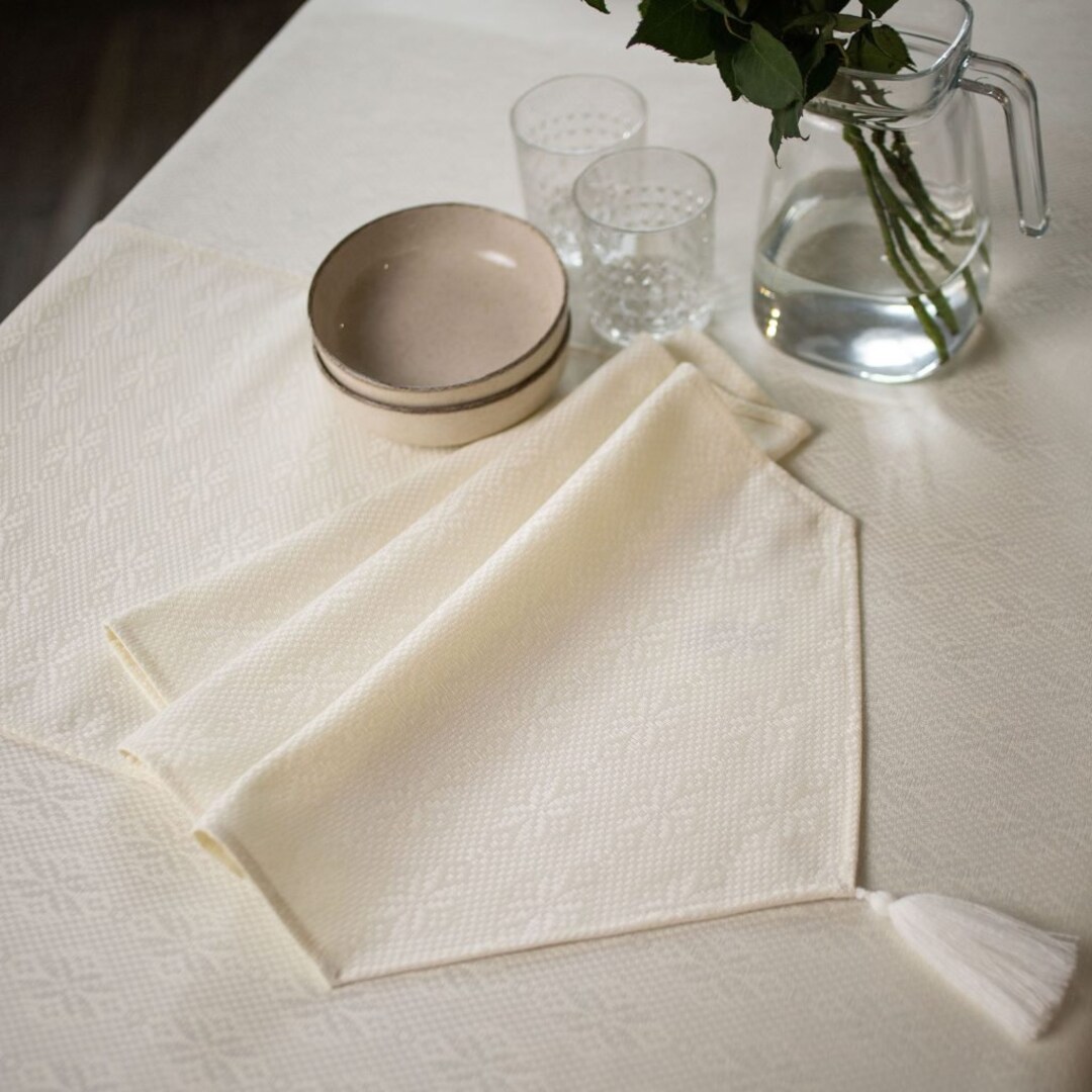 Snowflakes Winter Table Runner With Tassel, Cotton Christmas Table ...
