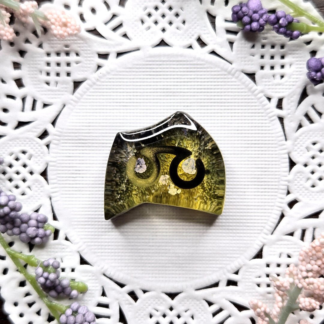 Queen Bee Scholar FFXIV Soul Crystal / Job Stone [pre-made] - Etsy