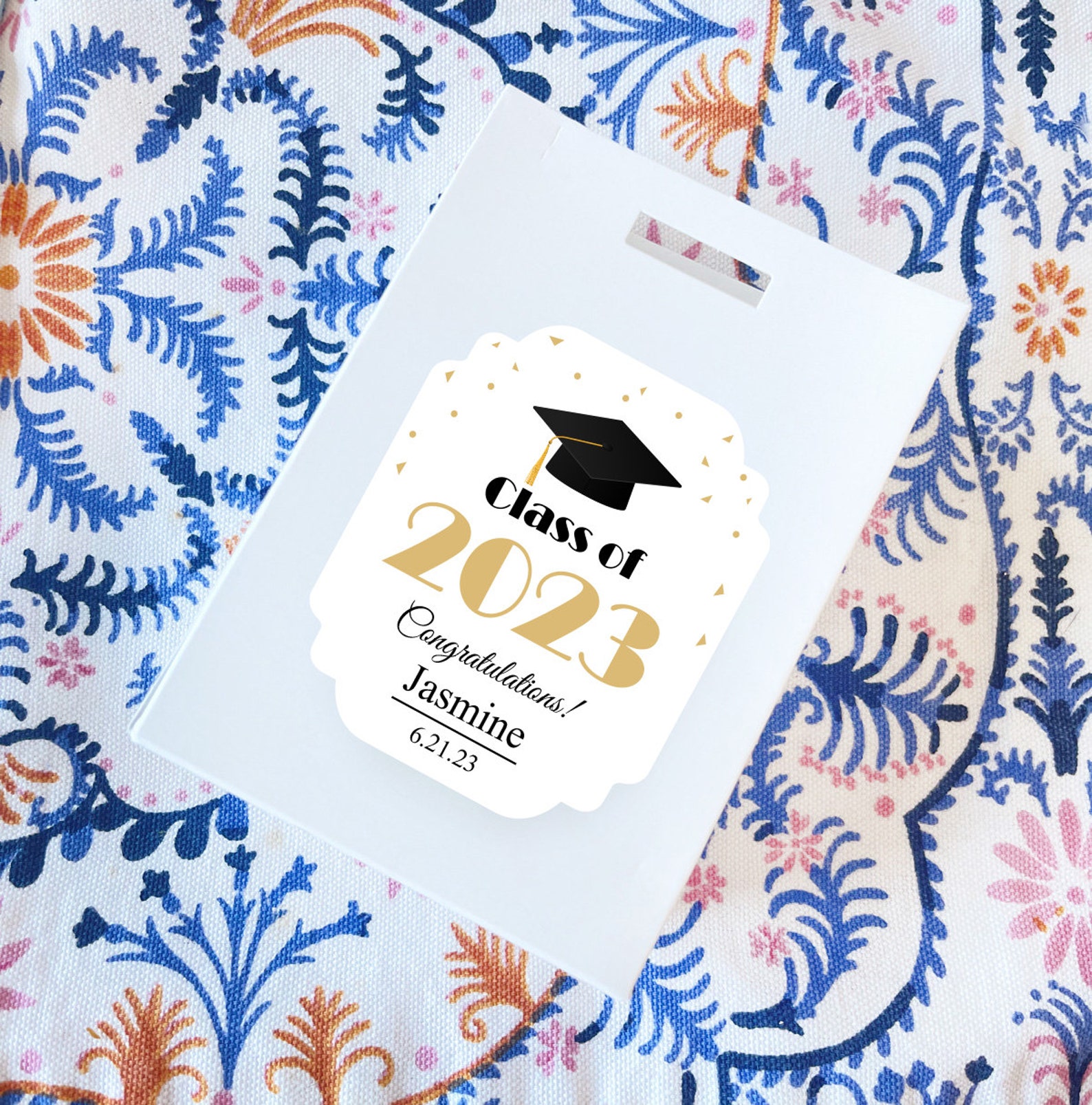 Personalized 12 Pieces Class of 2022 Graduation Cap Style White Purse ...