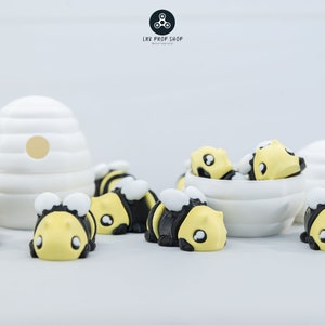 Articulated Bee With Bee Hive Container - Fidget Toy - Stress Toy ...