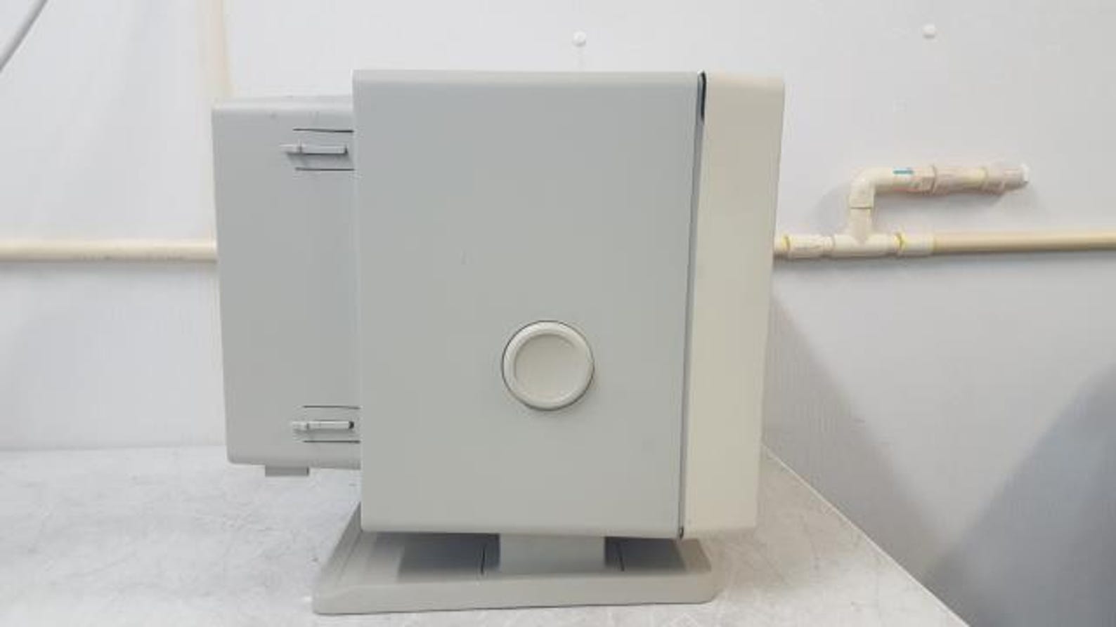 Vintage IBM 3180 W4681 15" Adjustable Stand Terminal CRT Monitor Green ...