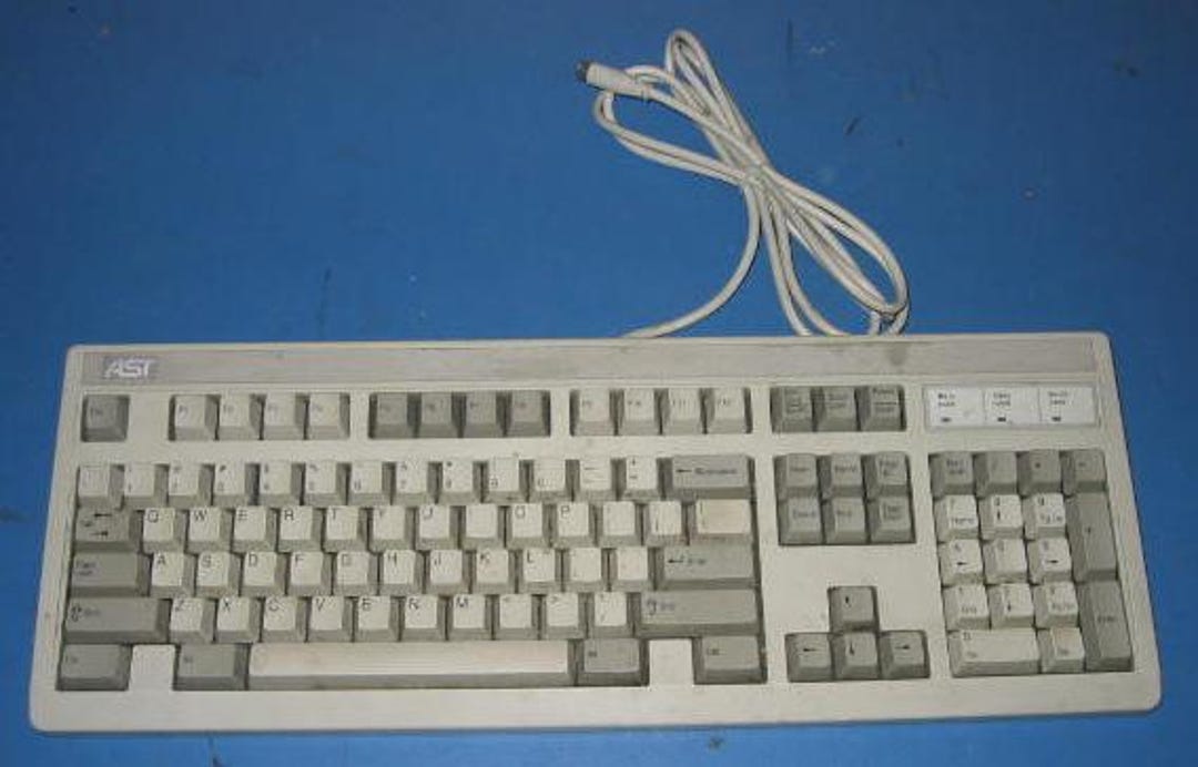 Vintage AST KB-101 PS/2 Standard Keyboard - Etsy