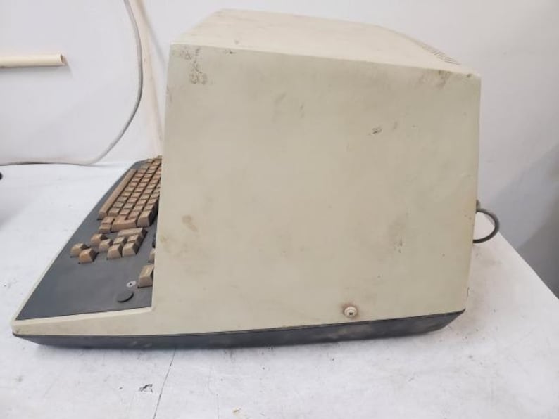 Wang 5506-2 Computer Terminal W/ Built-in Keyboard 11" Monitor 4523 ...