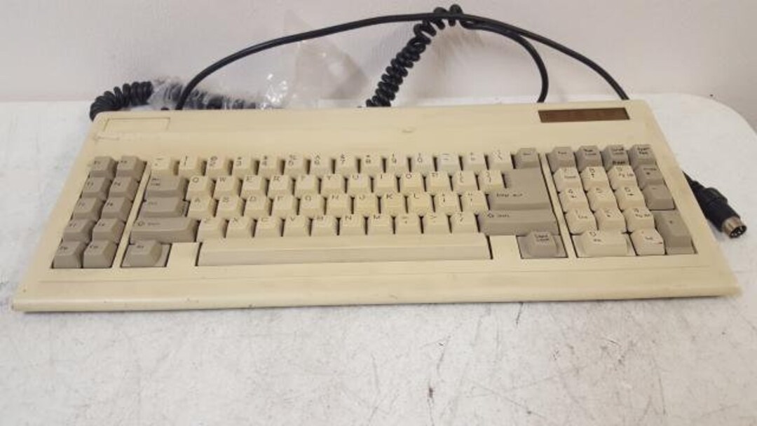 Vintage BTC BTC-5060 Computer Keyboard - Etsy