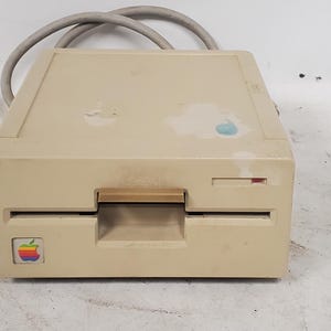 Vintage Apple 5.25 Floppy External Disk Drive A9M0107 Case Markings - Etsy