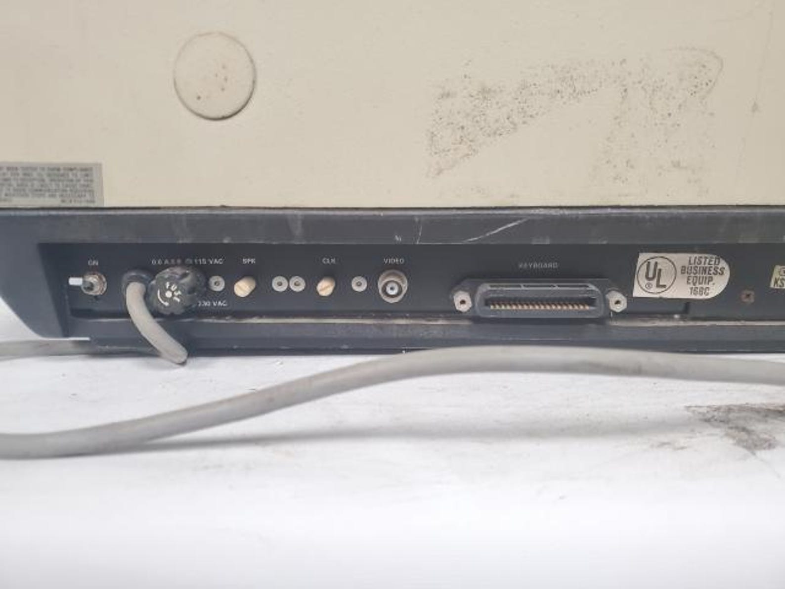 Wang 5506 11" Monitor Computer Terminal W/ Built-in Keyboard Image Burn ...