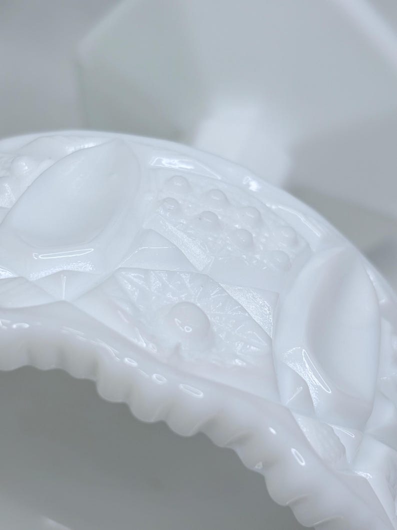 LE Smith Milk Glass Compote – “cane and Arches” / “heritage” Pattern - Etsy
