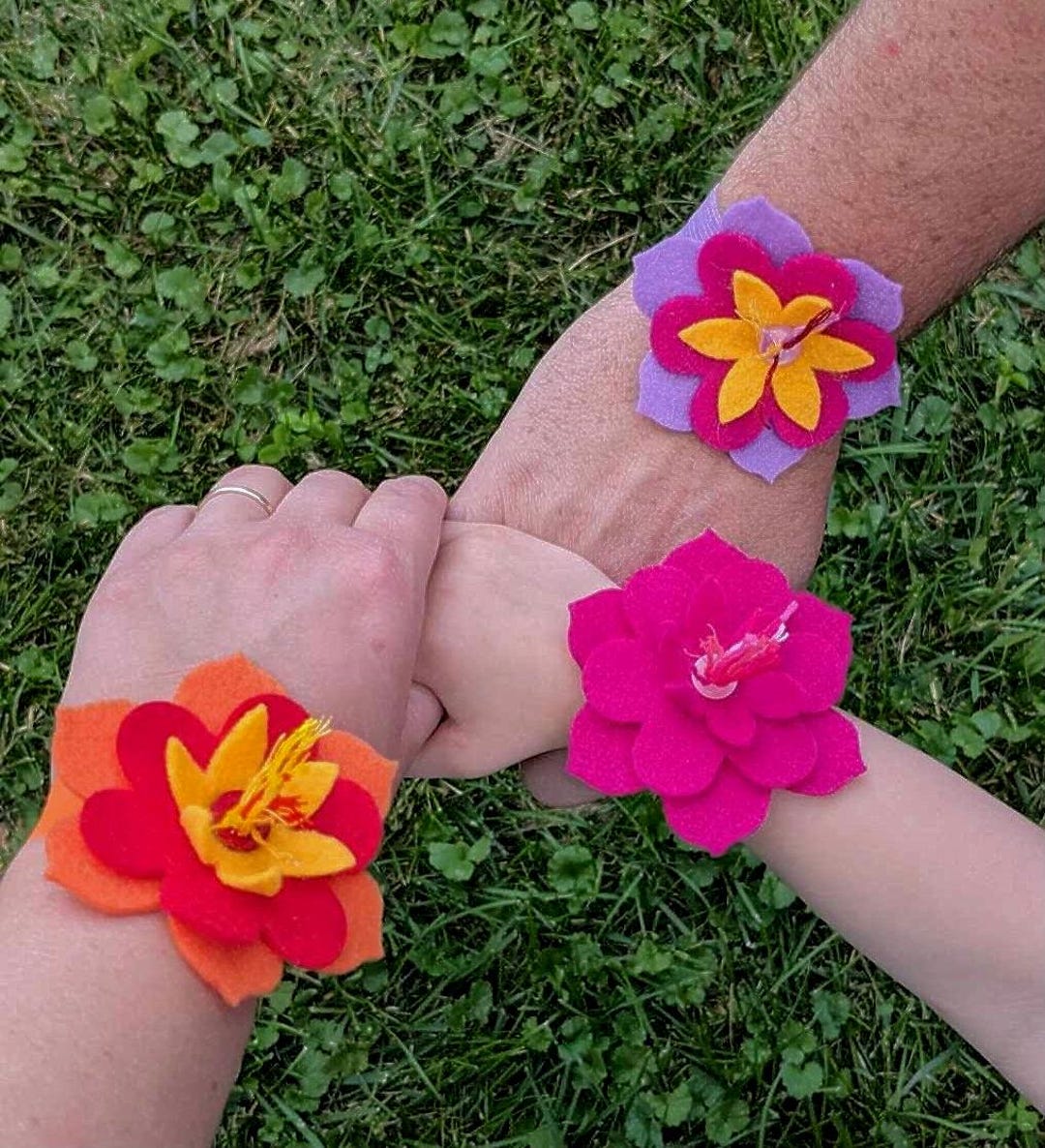 Customizable Hug Time Trolls Flower Bracelet - Etsy