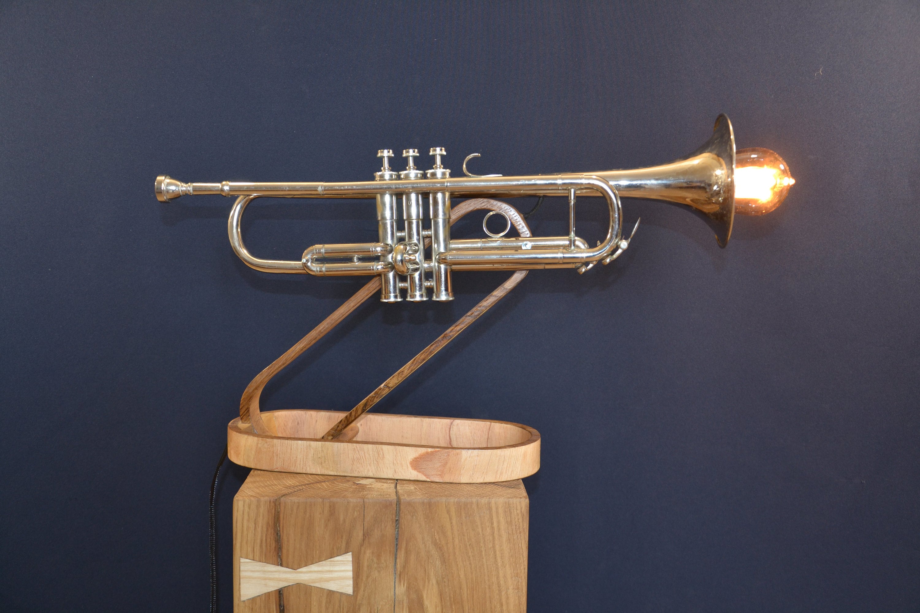 Upcycled Trumpet Desktopl Lamp, Retro Musical Home Decor Accessory ...