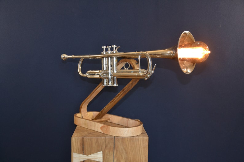 Upcycled Trumpet Desktopl Lamp, Retro Musical Home Decor Accessory ...
