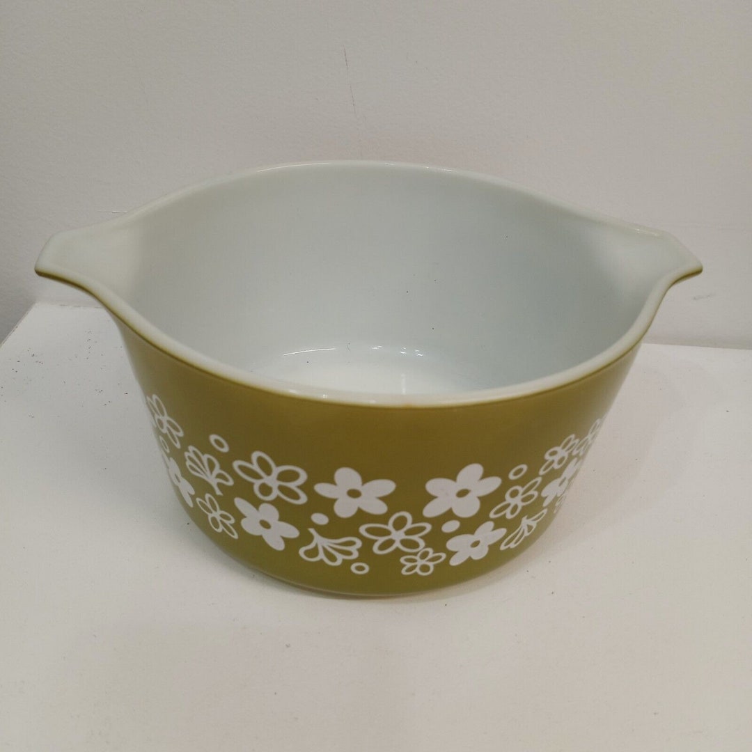 Vintage Pyrex Green Crazy Daisy Mixing Bowl. Casserole Dish MCM Style ...