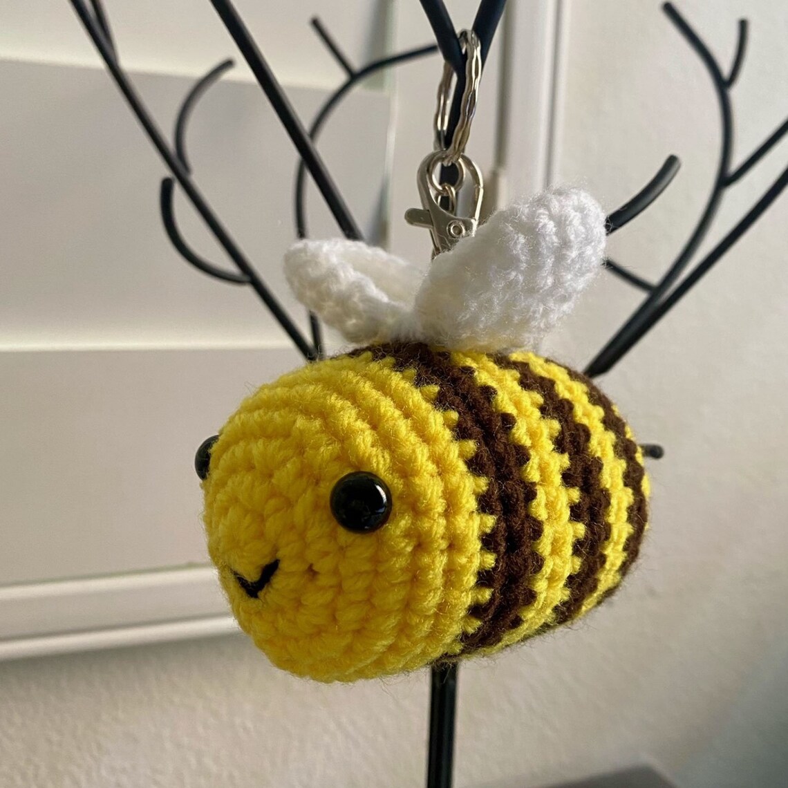 Keychain Fluffy Crochet Bee/ Amigurumi Bumble Key Chain Bee / Cute ...