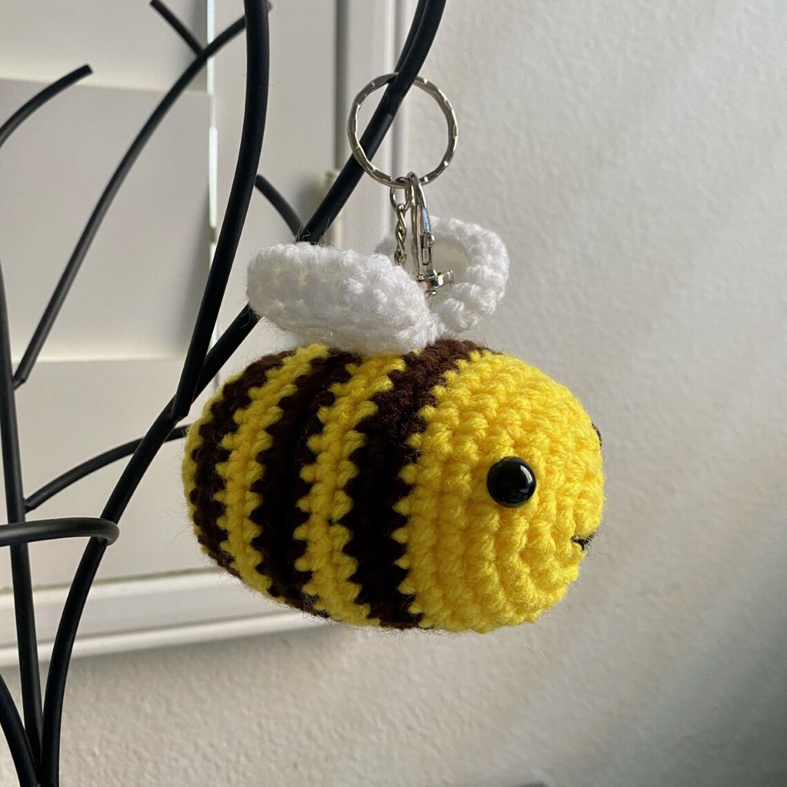 Keychain Fluffy Crochet Bee/ Amigurumi Bumble Key Chain Bee / Cute ...