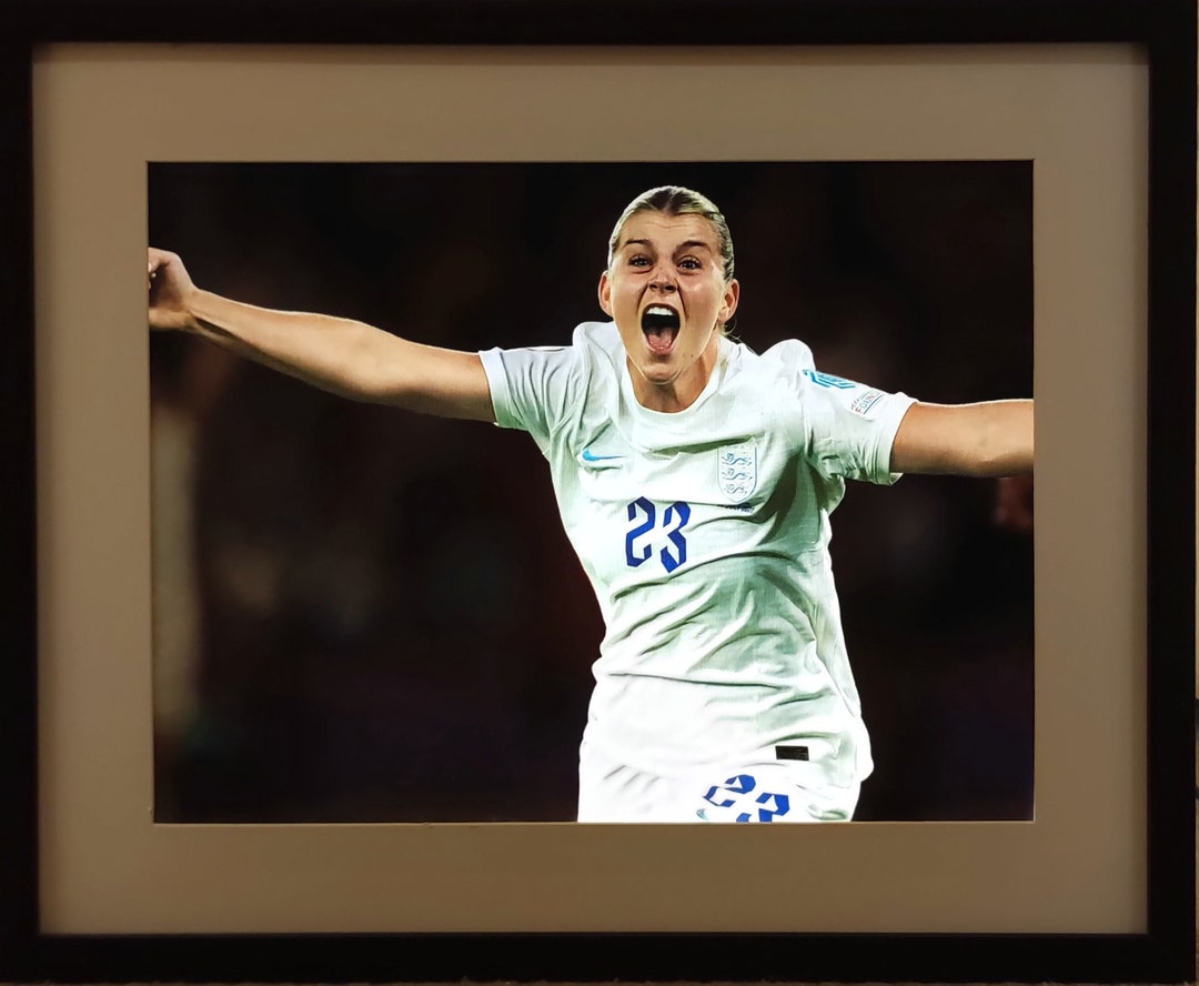 Alessia Russo, the Lionesses, Framed Canvas Print LED Light up Motion ...