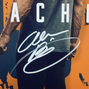 11x17 - Autographed Poster - TV Series - Reacher - Alan Ritchson + COA ...