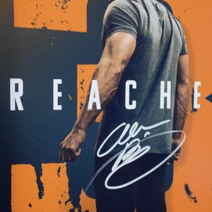 11x17 - Autographed Poster - TV Series - Reacher - Alan Ritchson + COA ...