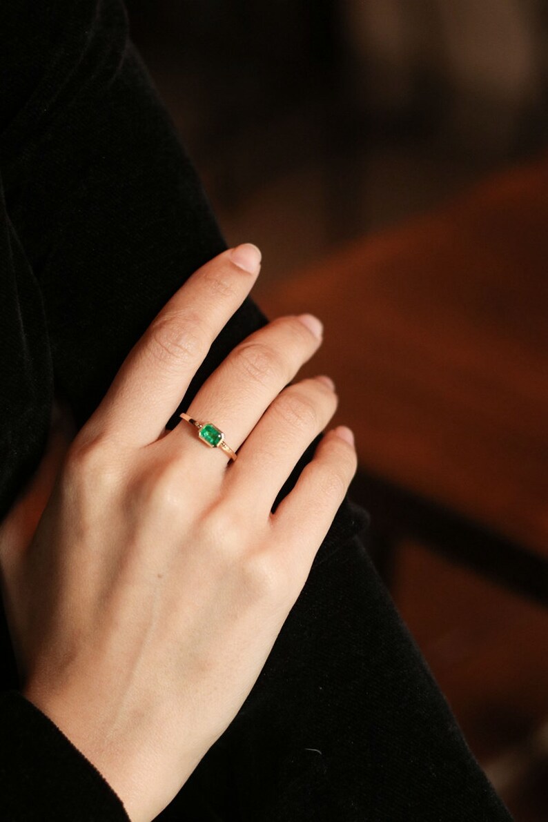 Natural Emerald & White Diamond Horizontal Stone Ring 18K - Etsy