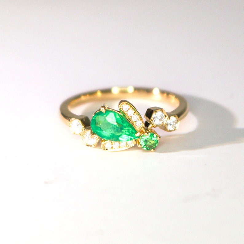 Bee Natural Emerald Teardrop Shape With White Diamond 18K - Etsy