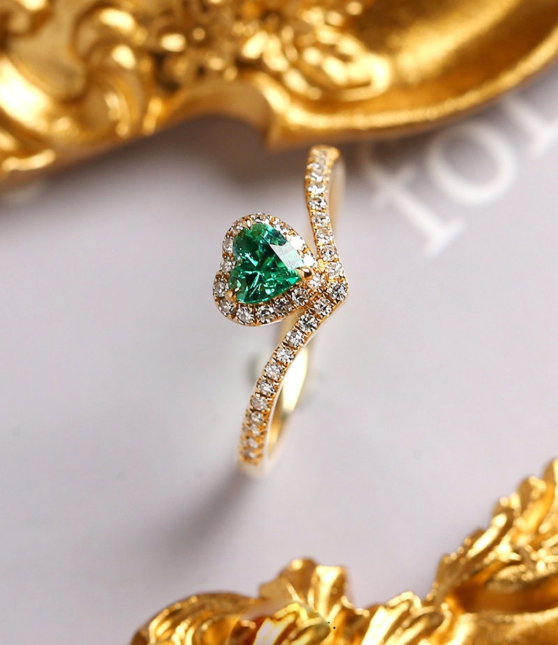 Natural Emerald Heart Shape & White Diamond 18K Solid Yellow - Etsy