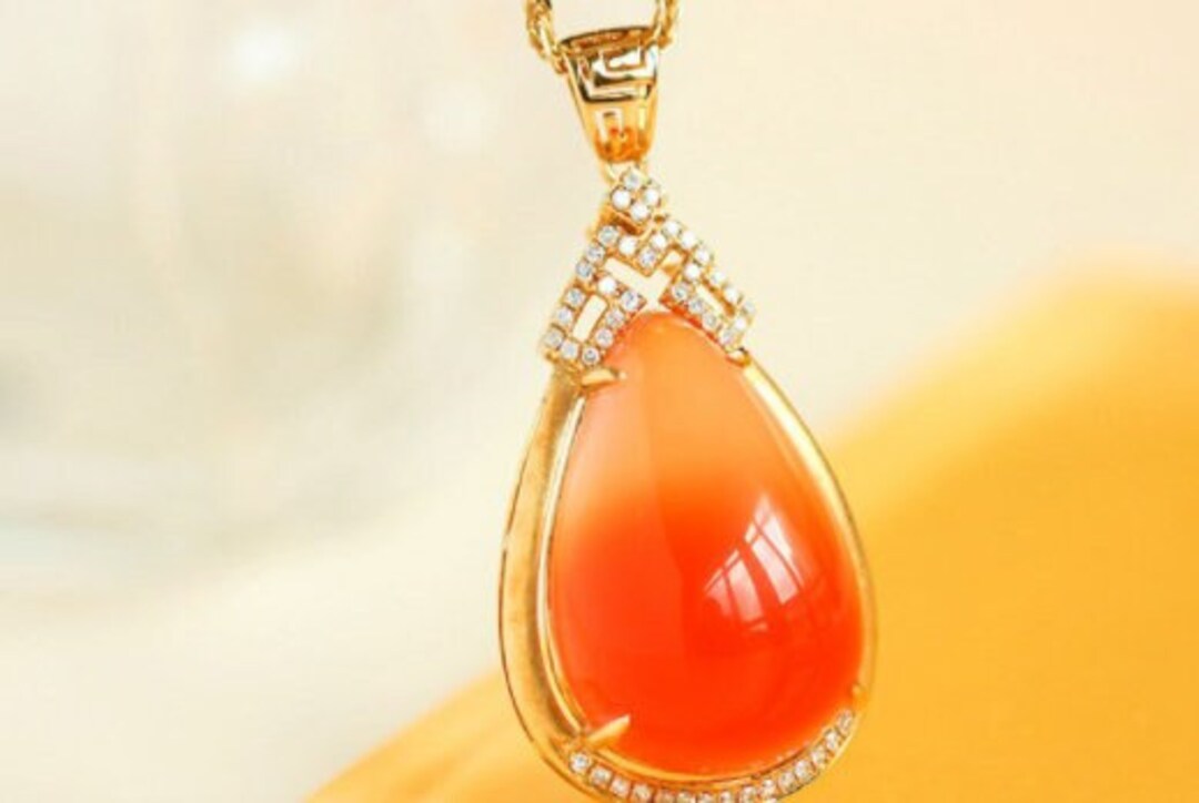 5A Natural Southern Red Agate Bi-color Teardrop & White Diamond 18K ...
