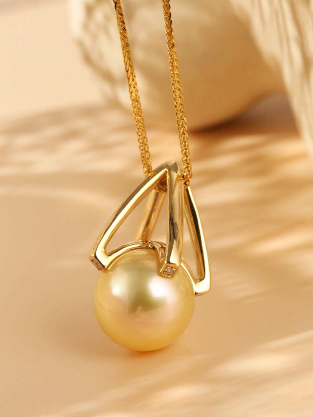 Conical Design Light Gold Tone Pearl 18K Ring | Regal Golden South Sea ...