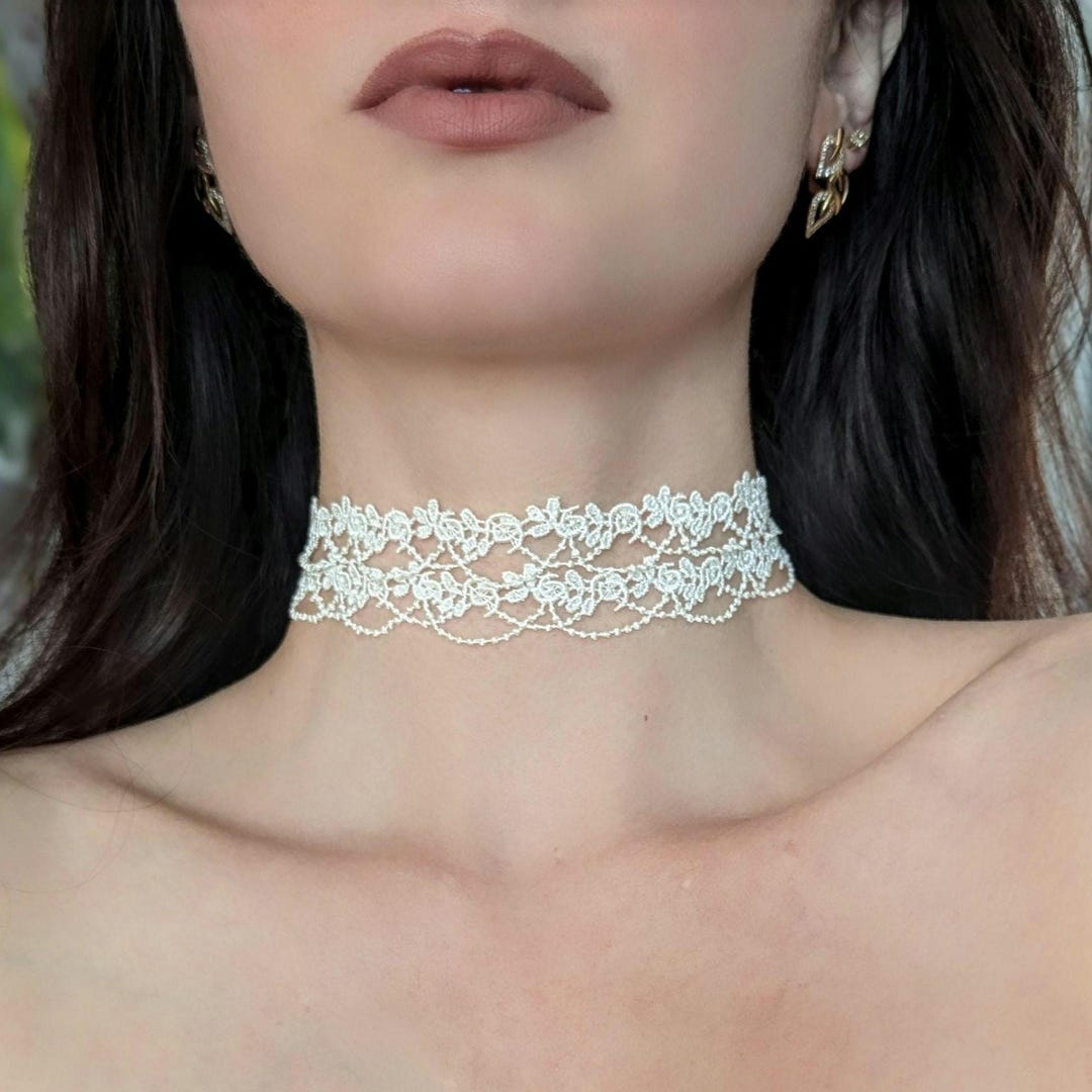 White Roses Extra-wide Layered Vine Lace Choker. Bridal Necklace. - Etsy