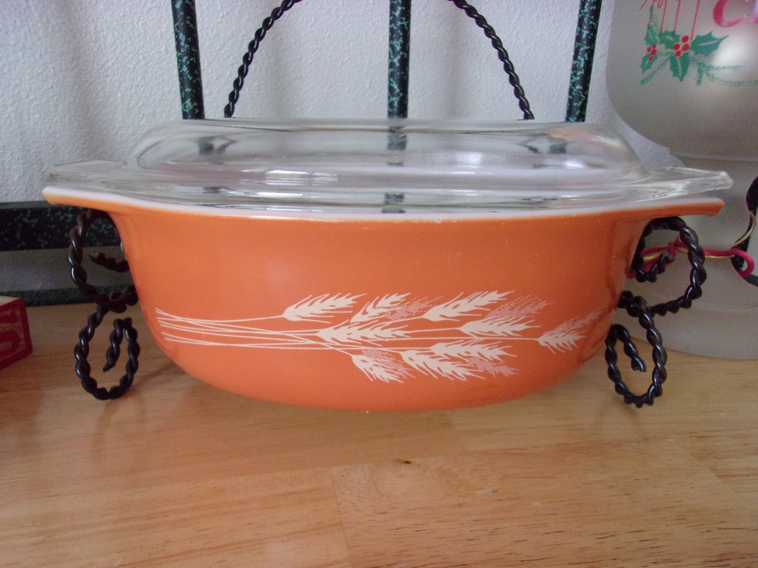 Pyrex Casserole With Lid in Pumpkin Color - Etsy